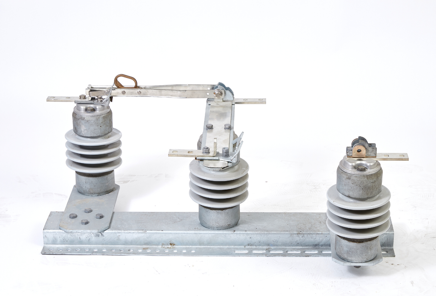 Manual Operation Mechanism for High Voltage Isolation Switch